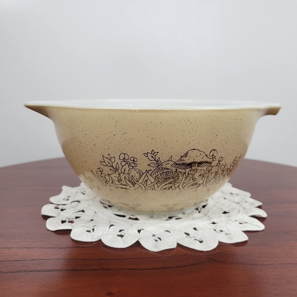 Pyrex | Kitchen | Vintage Pyrex Forest Facies Cinderella Bowl 75 Ml ...